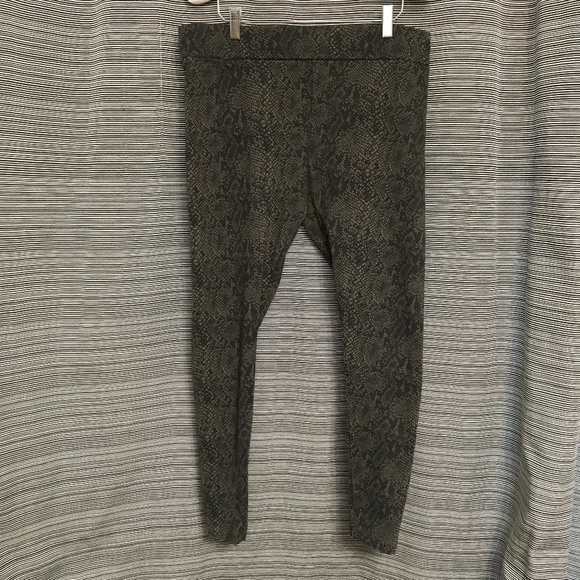 Matty M | Pants & Jumpsuits | Matty M Heavyweight Snake Skin Print ...